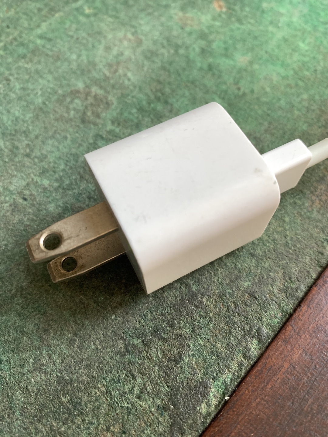 Don't Damage Your Iphone Overseas. - Overseas electrical